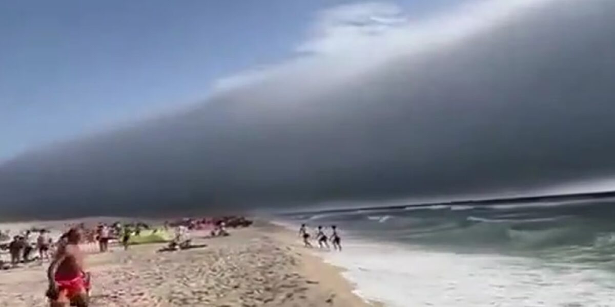 ¡Impactante! Tsunami de nubes en playas de Portugal