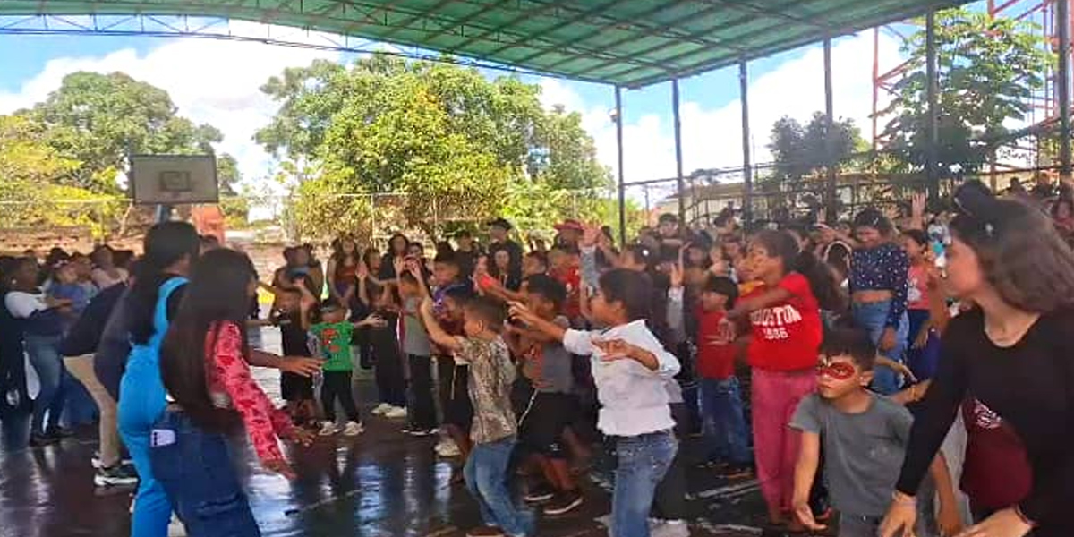 Manos Solidarias llevó salud y alegría a los niños de Aguasay